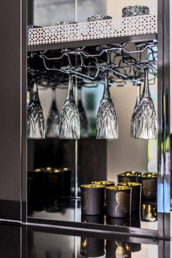 How to Design a Luxurious Home Bar to Elevate Entertaining | Extreme Design