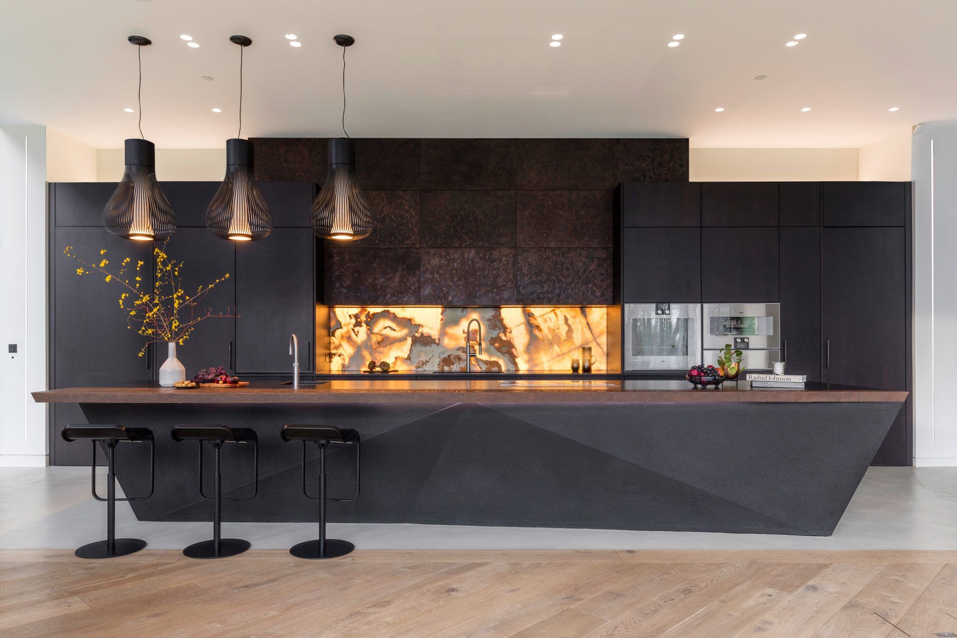 Custom Bespoke Kitchen Islands: The Pinnacle of Luxury Kitchens